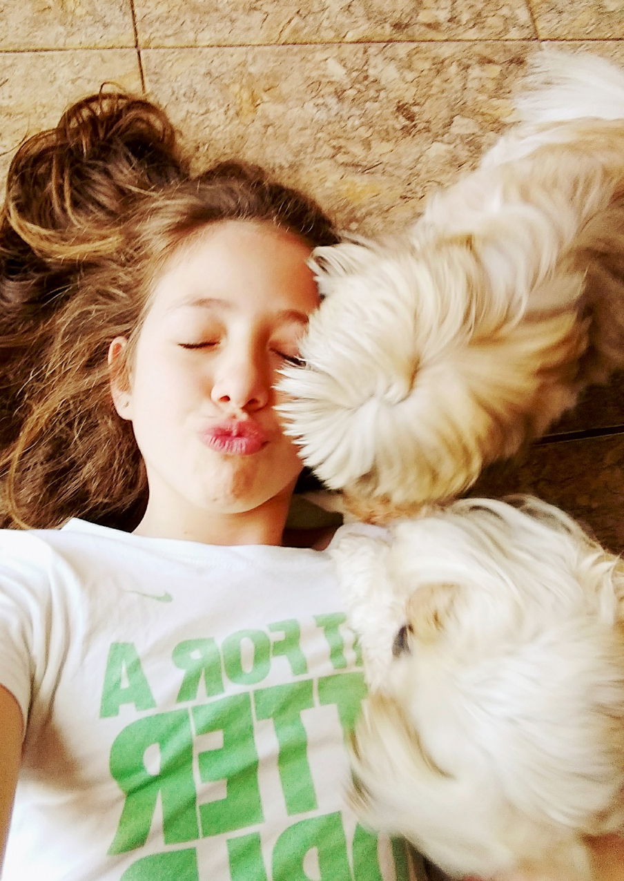 Every second 9 photos are taken with the Chic filter pack – Retrica